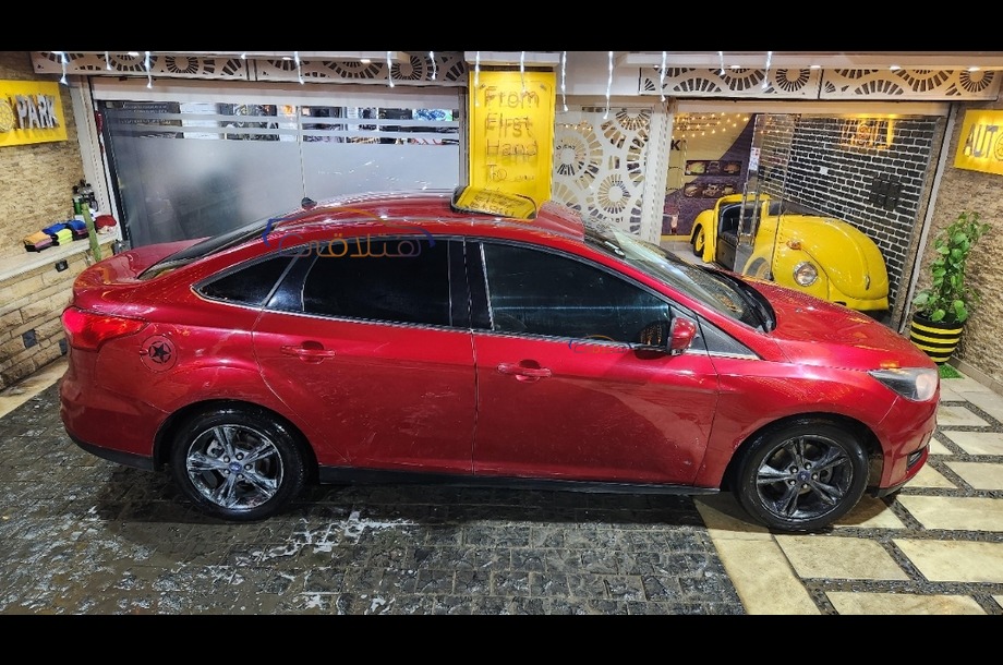 Focus Ford 2011 Nasr city Red 6925794 - Car for sale : Hatla2ee