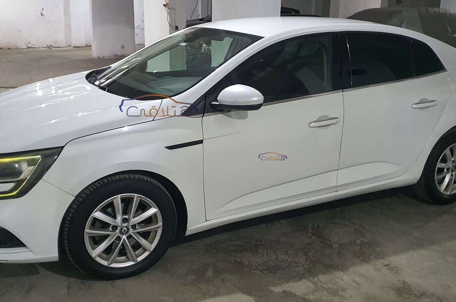 Megane Renault 2018 Alexandria White 6929363 - Car for sale : Hatla2ee