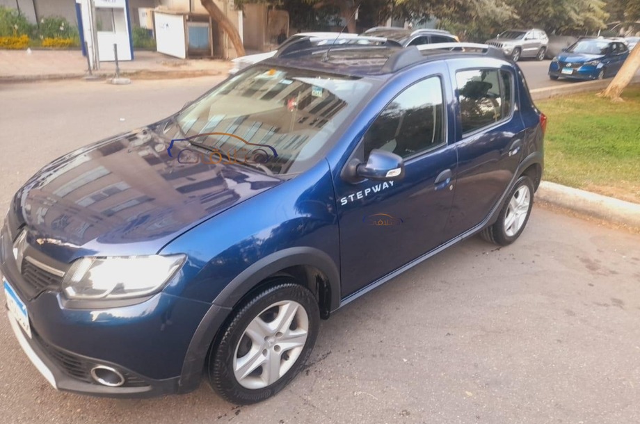 Sandero Step Way Renault 2017 Cairo Blue 6929544 - Car for sale : Hatla2ee