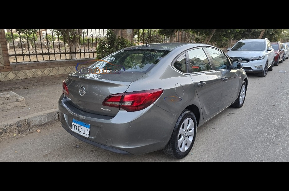 Astra Opel 2017 Cairo Gray 6934027 - Car for sale : Hatla2ee