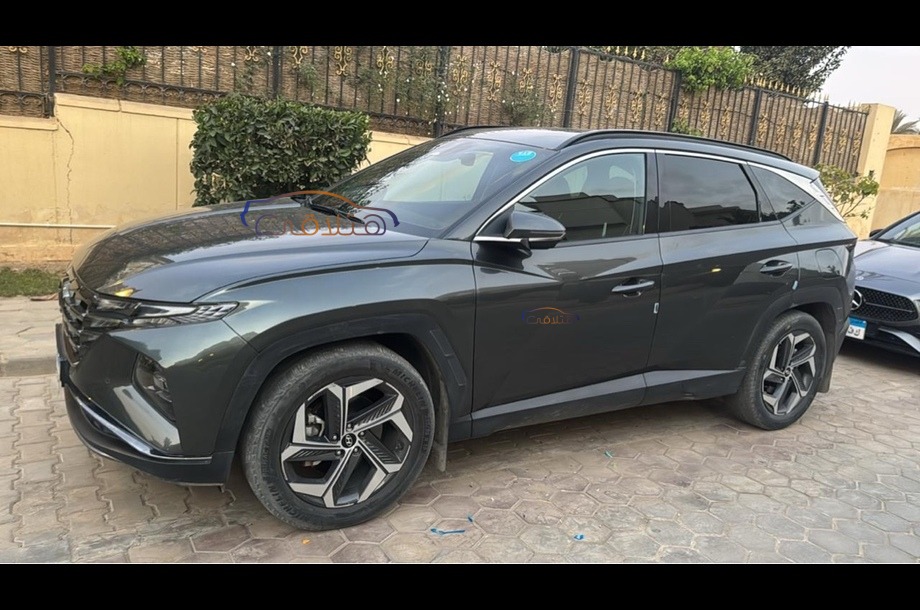 Tucson Hyundai 2021 6 October Dark green 6934124 - Car for sale : Hatla2ee