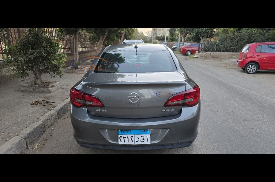 Astra Opel 2017 Cairo Gray 6937150 - Car for sale : Hatla2ee