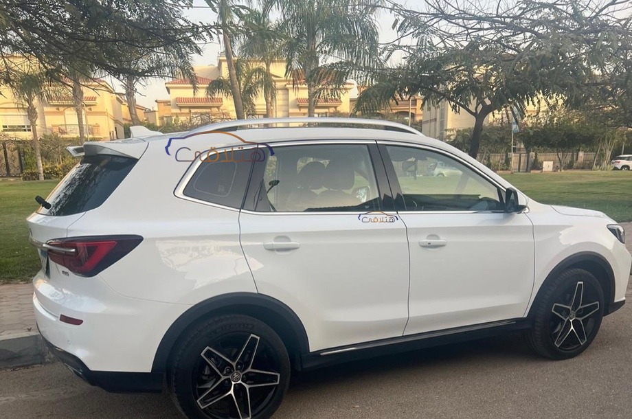 RX5 Plus MG 2024 Cairo White 6956486 - Car for sale : Hatla2ee