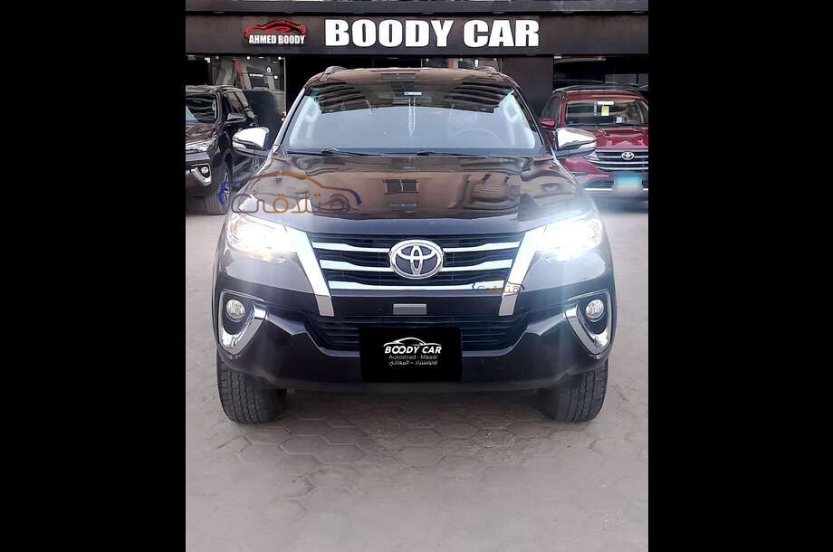 Fortuner Toyota 2018 Maadi Brown 6958297 - Car for sale : Hatla2ee