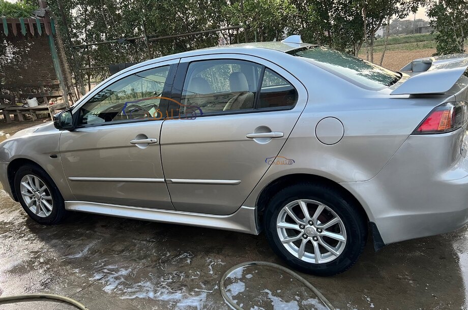Lancer EX Shark Mitsubishi 2016 Sharqia Silver 6960055 - Car for sale ...