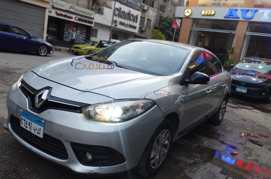 Fluence Renault 2015 Mohandessin Silver 6962156 - Car for sale : Hatla2ee