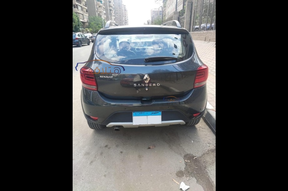 Sandero Step Way Renault 2019 Cairo Black 6965416 - Car for sale : Hatla2ee