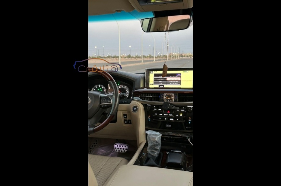 LX 570 Lexus 2017 Mecca White 6965655 - Car for sale : Hatla2ee