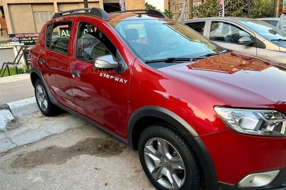 Sandero Step Way Renault 2020 Sohag Red 6966357 - Car for sale : Hatla2ee