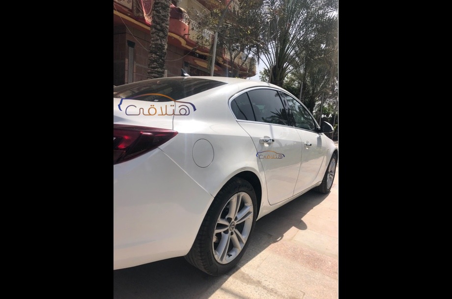 Insignia Opel 2017 Damanhur White 6970683 - Car for sale : Hatla2ee
