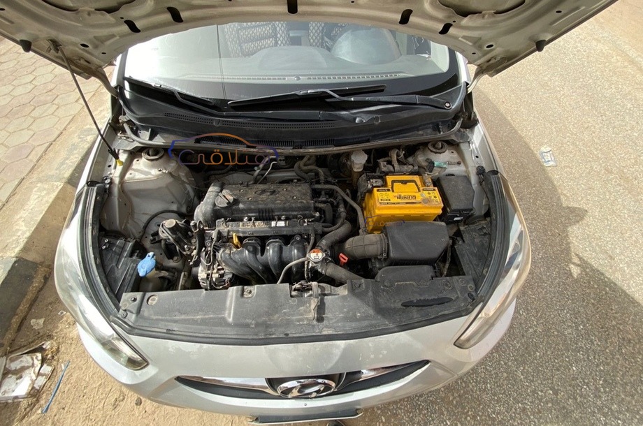 Accent RB Hyundai 2015 El Minya Silver 6974338 - Car for sale : Hatla2ee