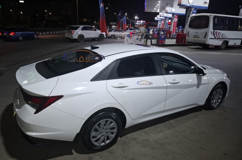 Elantra CN7 Hyundai 2022 Al Shorouk White 6974506 - Car for sale : Hatla2ee