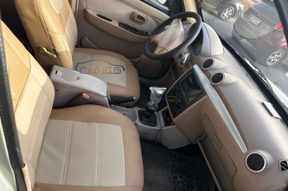 Flyer Byd 2007 Pyramids Gardens Silver 6974663 - Car for sale : Hatla2ee