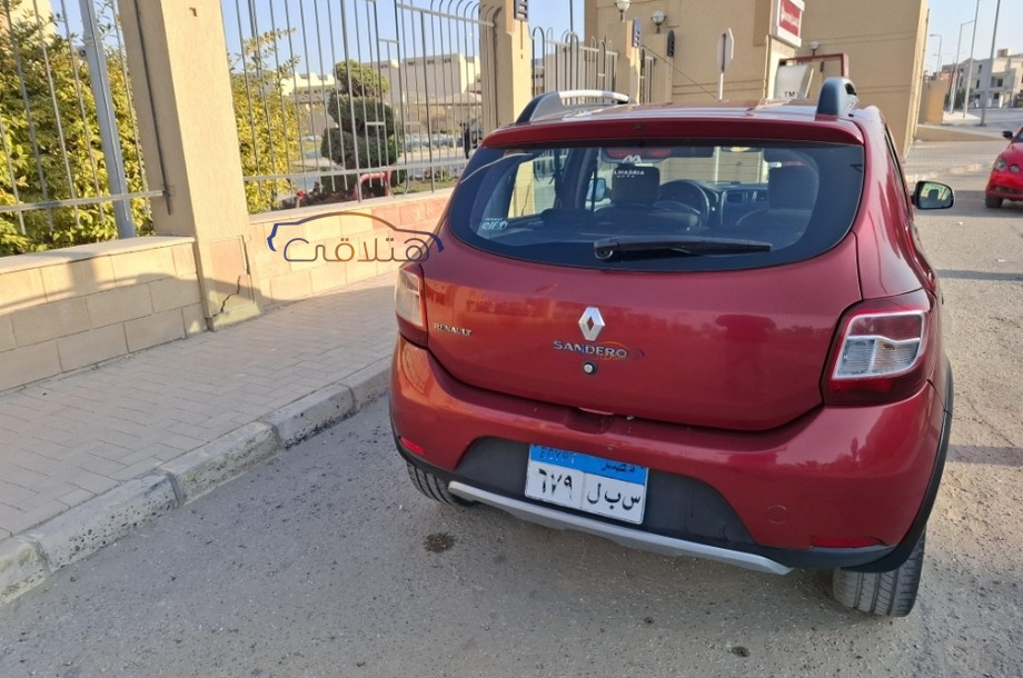Sandero Step Way Renault 2016 Al Shorouk Red 6976146 - Car for sale ...