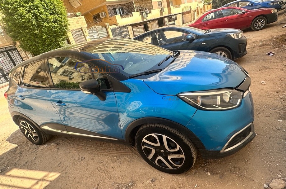 Captur Renault 2017 Pyramids Gardens Blue 6976165 - Car for sale : Hatla2ee