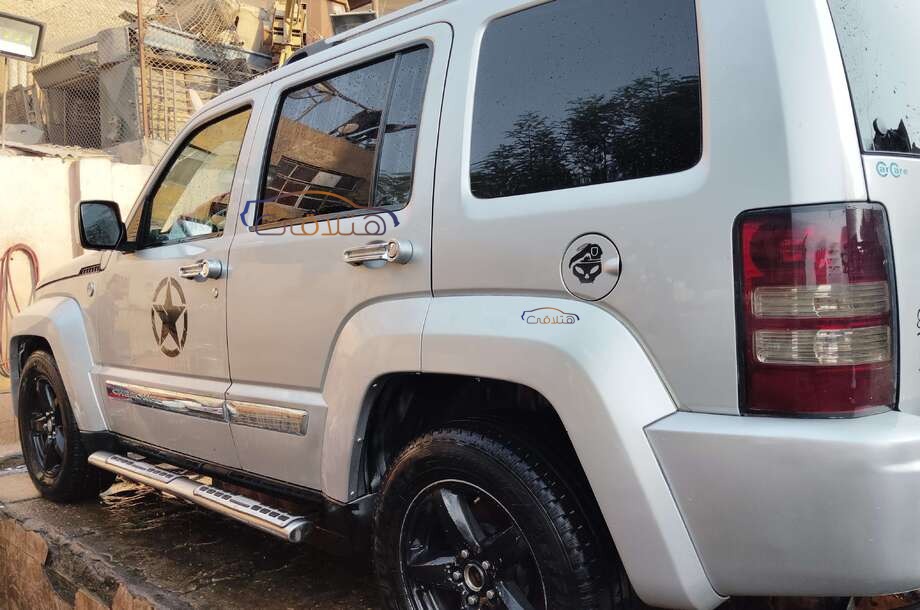 Cherokee Jeep 2012 Cairo Silver 6979412 - Car for sale : Hatla2ee