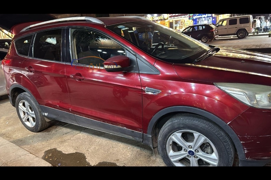 Kuga Ford 2015 Pyramids Gardens Red 6980603 - Car for sale : Hatla2ee
