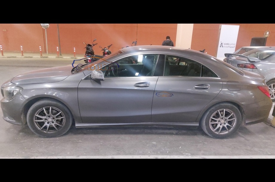 CLA 180 Mercedes 2015 Maadi Gray 6985032 - Car for sale : Hatla2ee