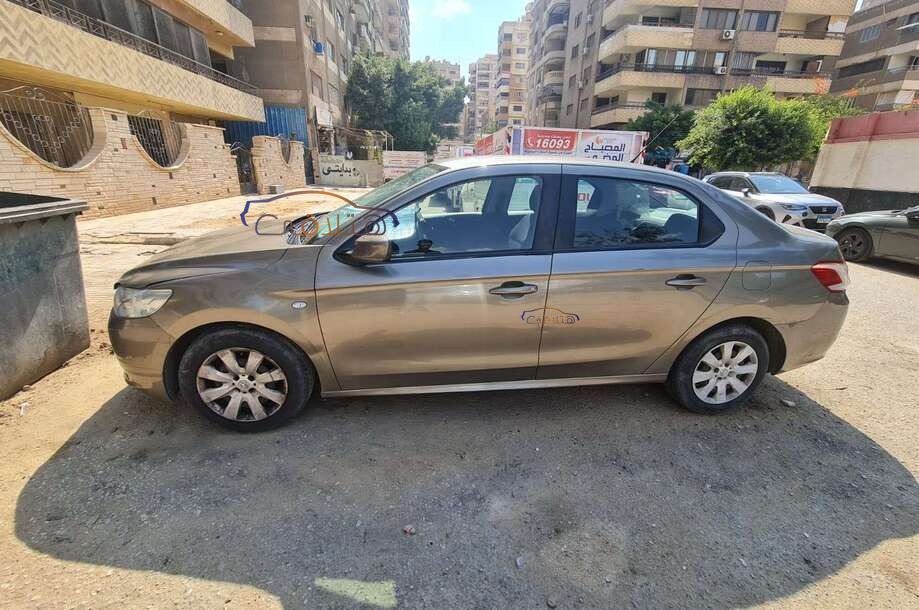 301 Peugeot 2015 Nasr city Gold 6986053 - Car for sale : Hatla2ee
