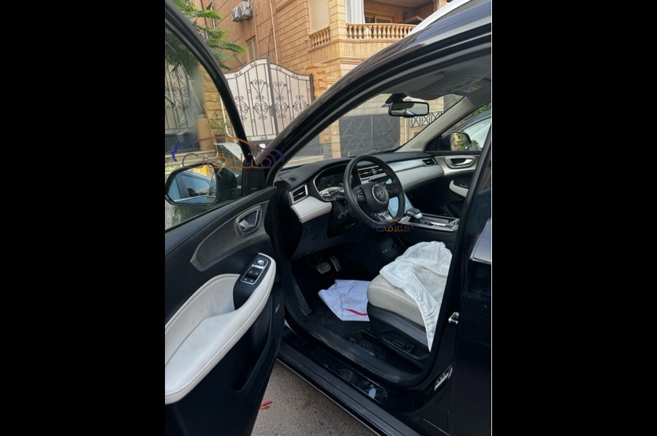 RX5 Plus MG 2023 Sharqia Black 6988617 - Car for sale : Hatla2ee