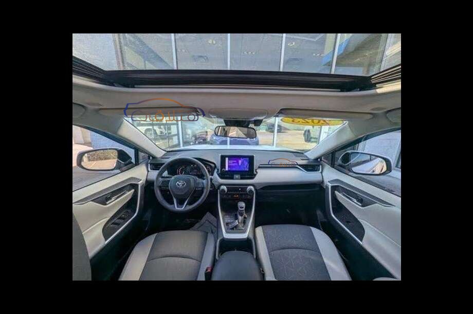 Rav 4 Toyota 2023 Al Zulfi White 6991053 - Car for sale : Hatla2ee