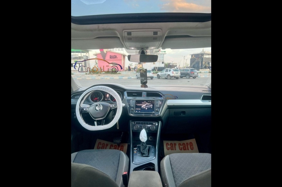 Tiguan Volkswagen 2018 Suez Gold 6992966 - Car for sale : Hatla2ee