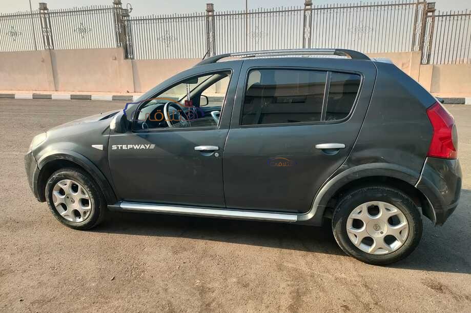 Sandero Step Way Renault 2014 Mokattam Black 6993205 - Car for sale ...