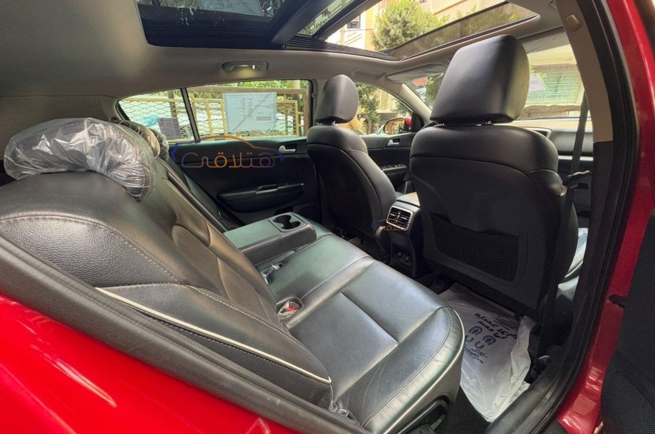 Sportage Kia 2020 Heliopolis Red 6993587 - Car for sale : Hatla2ee