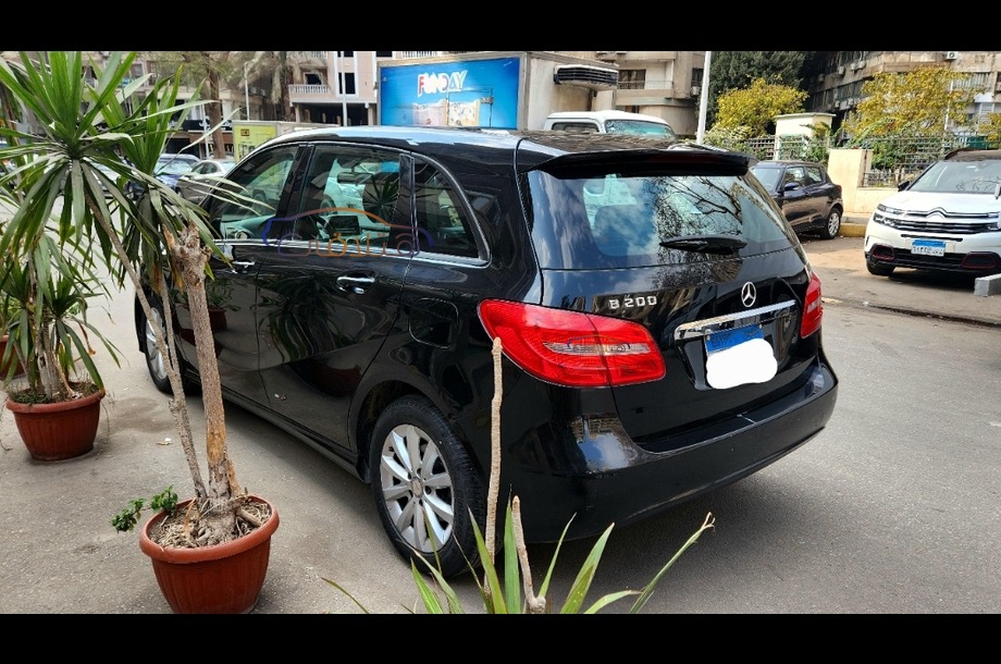 B 200 Mercedes 2013 Dokki Black 6994431 - Car for sale : Hatla2ee