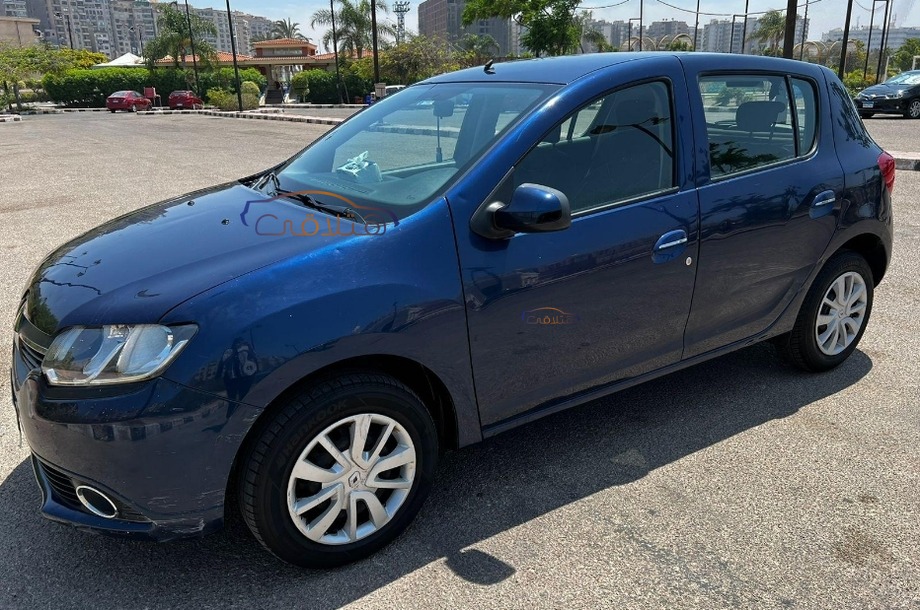 Sandero Renault 2017 Alexandria Dark blue 6995282 - Car for sale : Hatla2ee