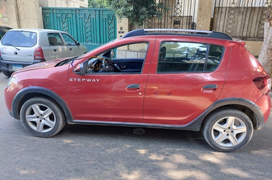 Sandero Step Way Renault 2016 Giza Red 6996587 - Car for sale : Hatla2ee