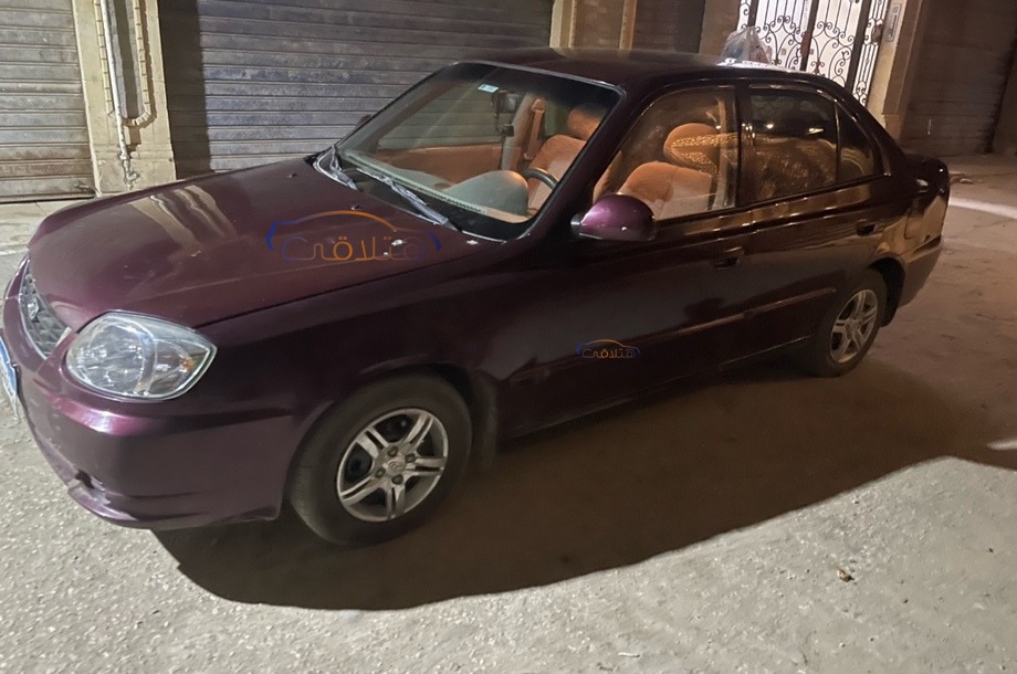 Verna Hyundai 2017 El Mahalla Dark red 7004103 - Car for sale : Hatla2ee