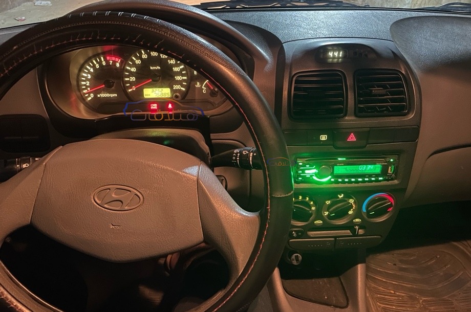 Verna Hyundai 2017 El Mahalla Dark red 7004103 - Car for sale : Hatla2ee