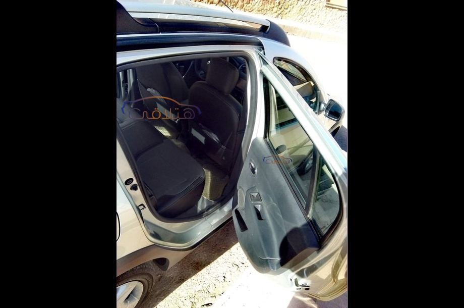 Sandero Step Way Renault 2016 Al Shorouk Silver 7007379 - Car for sale ...