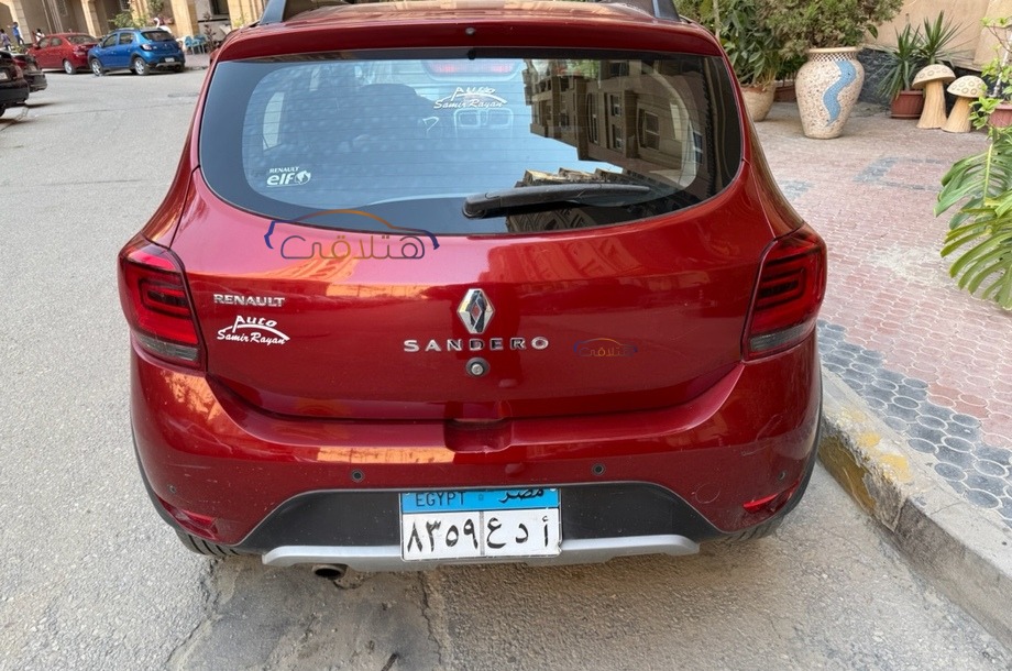 Sandero Step Way Renault 2020 El Katameya Dark red 7008248 - Car for ...