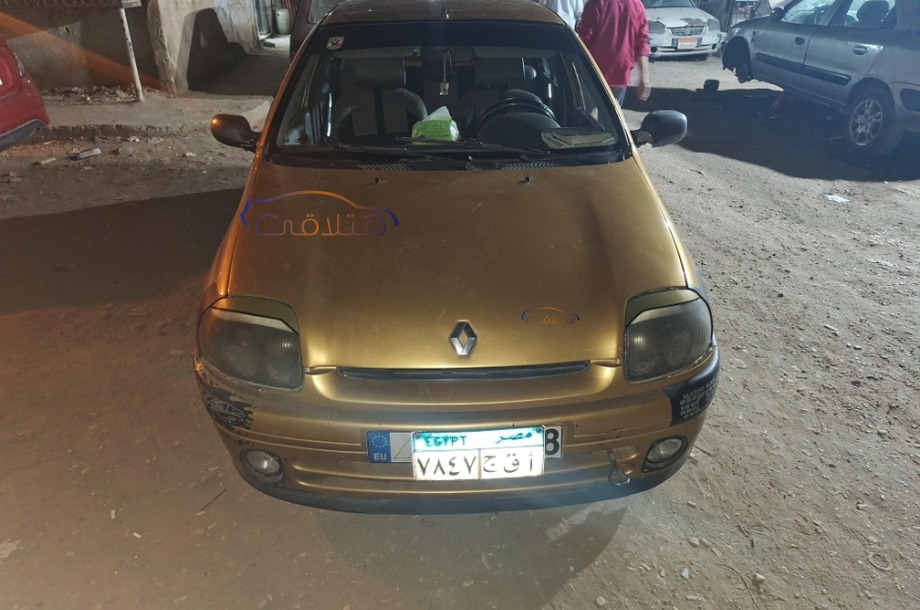 Clio Renault 2001 Shobra Gold 7009259 - Car for sale : Hatla2ee
