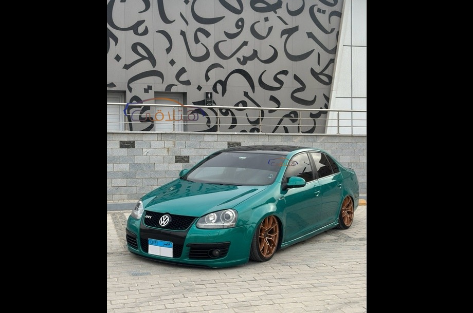 Jetta Volkswagen 2010 Cairo Green 7009335 - Car for sale : Hatla2ee