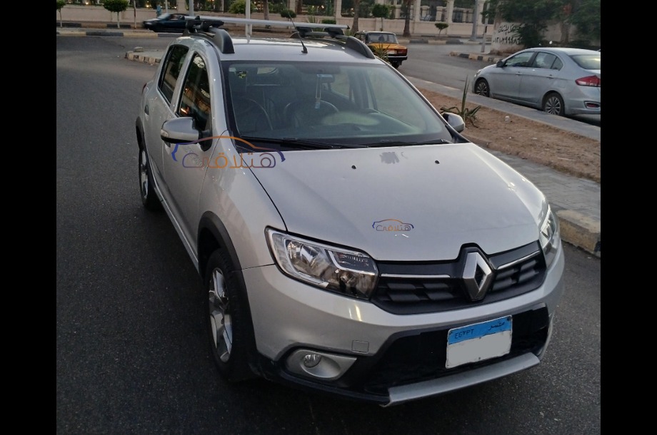 Sandero Step Way Renault 2018 Alexandria Silver 7011030 - Car for sale ...