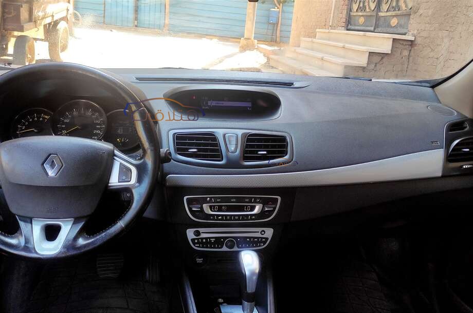 Fluence Renault 2013 Monufia Silver 7011828 - Car for sale : Hatla2ee