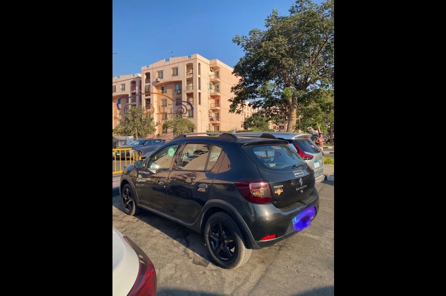 Sandero Step Way Renault 2016 Giza Black 7013792 - Car for sale : Hatla2ee