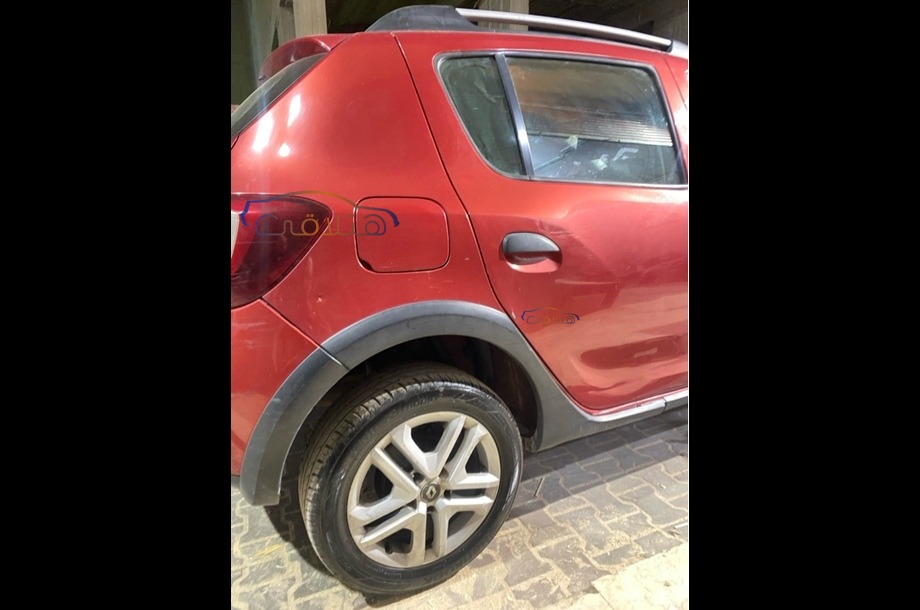 Sandero Step Way Renault 2017 Giza Red 7014586 - Car for sale : Hatla2ee