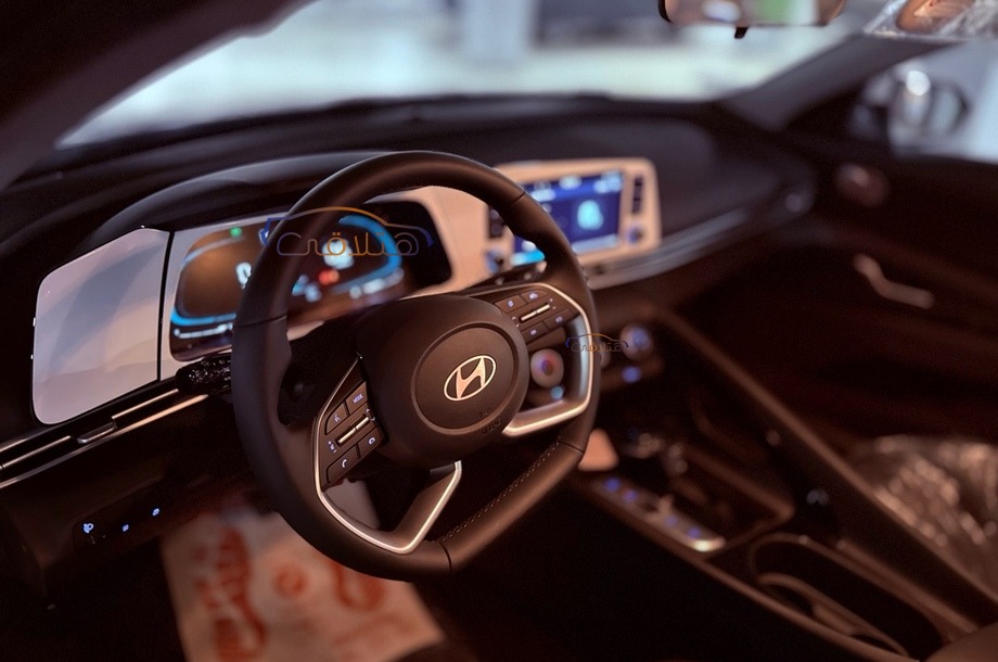 Elantra CN7 Hyundai 2025 Cairo White 7017471 - Car for sale : Hatla2ee