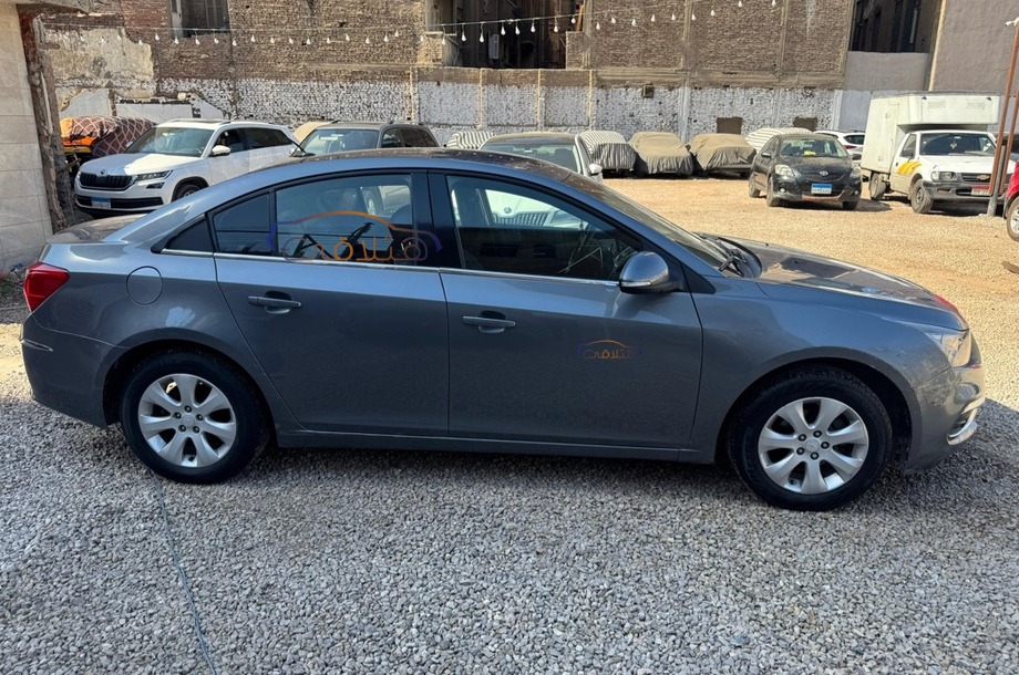 Cruze Chevrolet 2017 El Mahalla Dark blue 7021288 - Car for sale : Hatla2ee