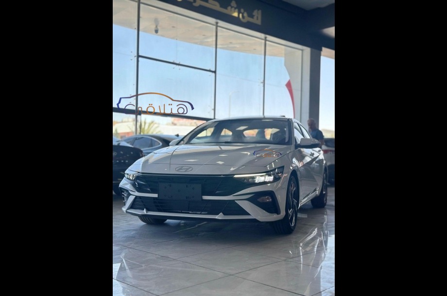 Imported : Elantra CN7 Hyundai 2025 Sheraton White 7021692 - Car for sale : Hatla2ee