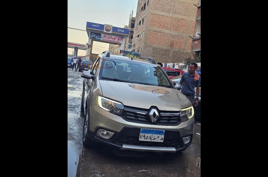 Sandero Step Way Renault 2021 Sohag Champagne 7024137 - Car for sale ...