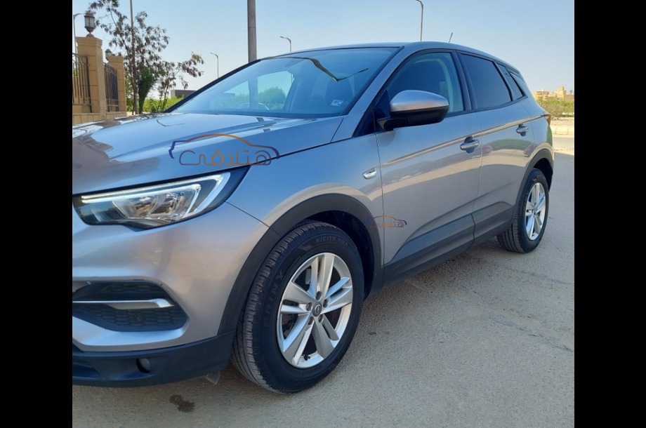 Grandland Opel 2020 6 October Gray 7028773 - Car for sale : Hatla2ee