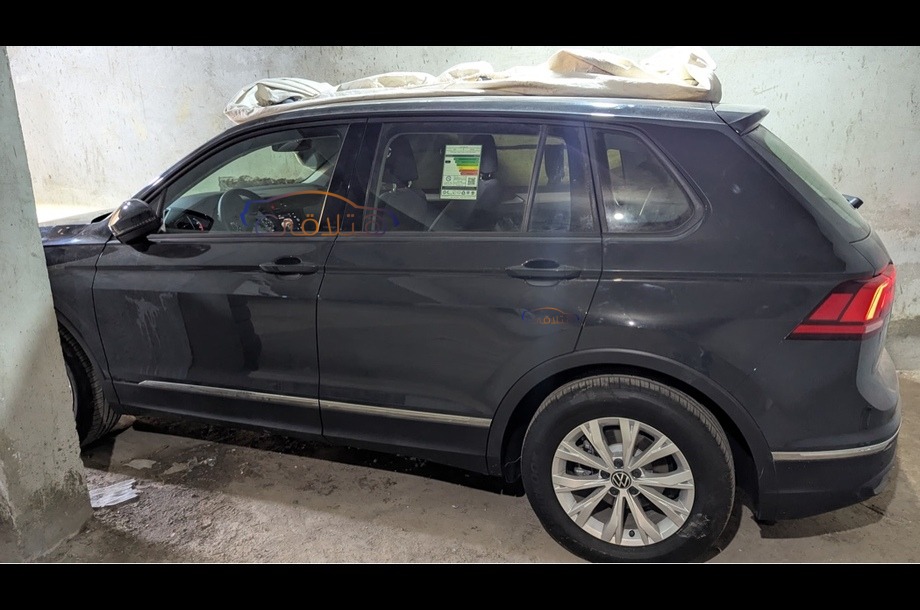 Tiguan Volkswagen 2024 Tagamo3 - New Cairo Dark grey 7034952 - Car for sale : Hatla2ee