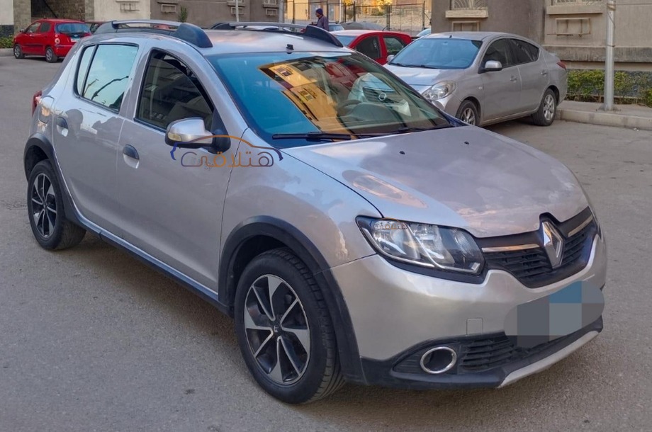 Sandero Renault 2016 Giza Silver 7051259 - Car for sale : Hatla2ee