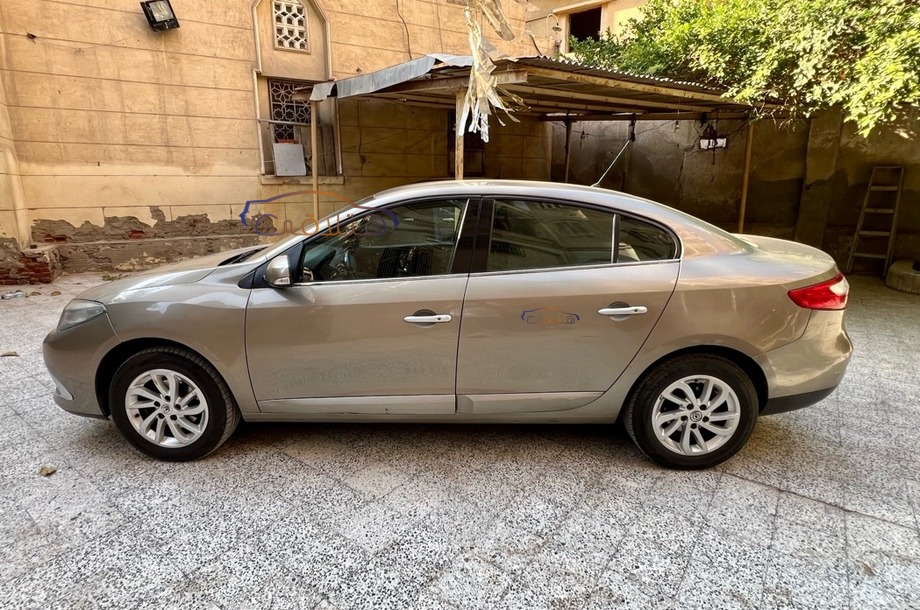 Fluence Renault 2015 Gharbia Bronze 7052000 - Car for sale : Hatla2ee