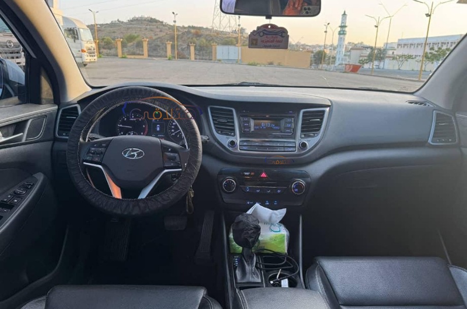 Tucson Hyundai 2018 Riyadh White 7055557 - Car for sale : Hatla2ee